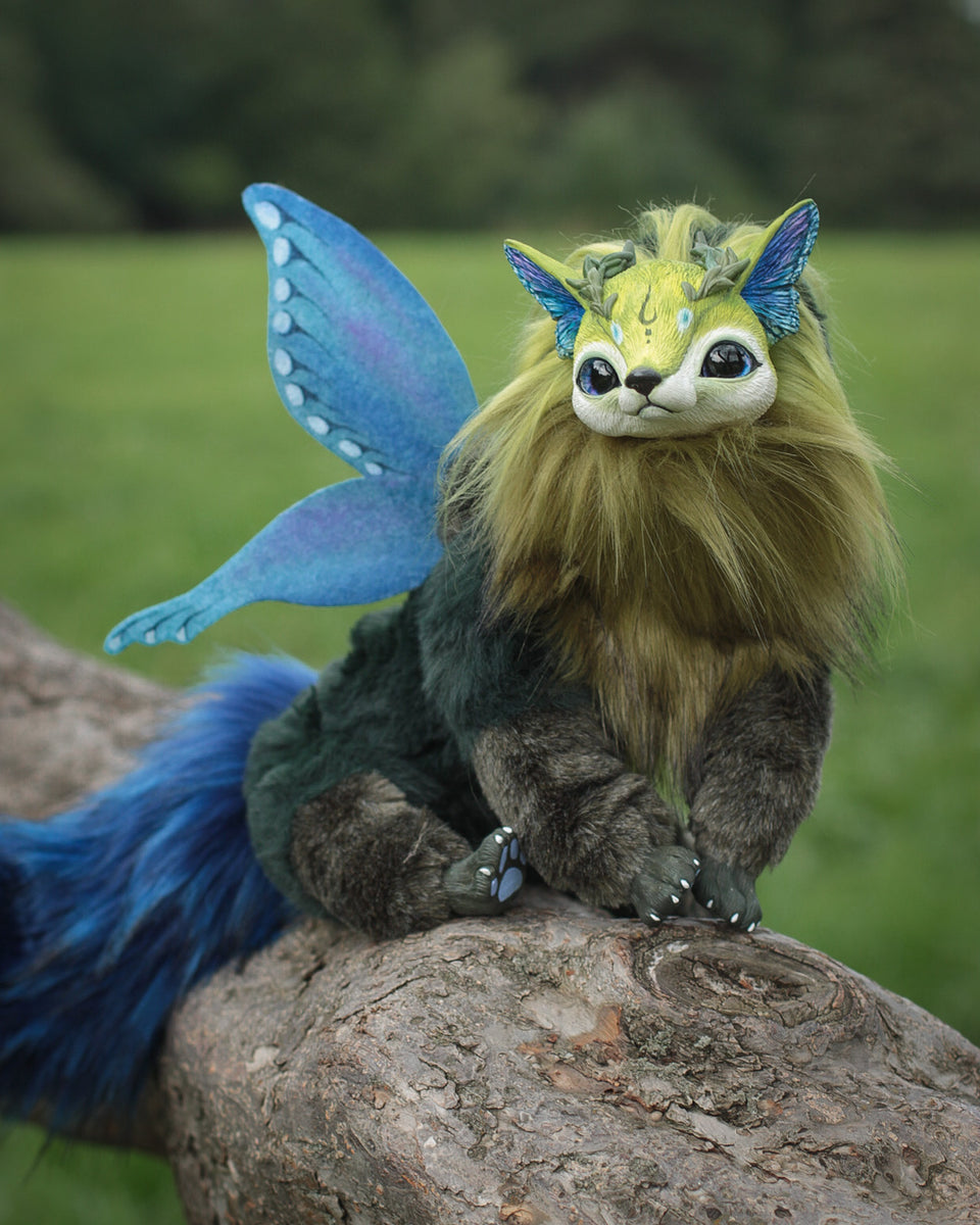 Mercurian moth-fox – Gift of Mercury