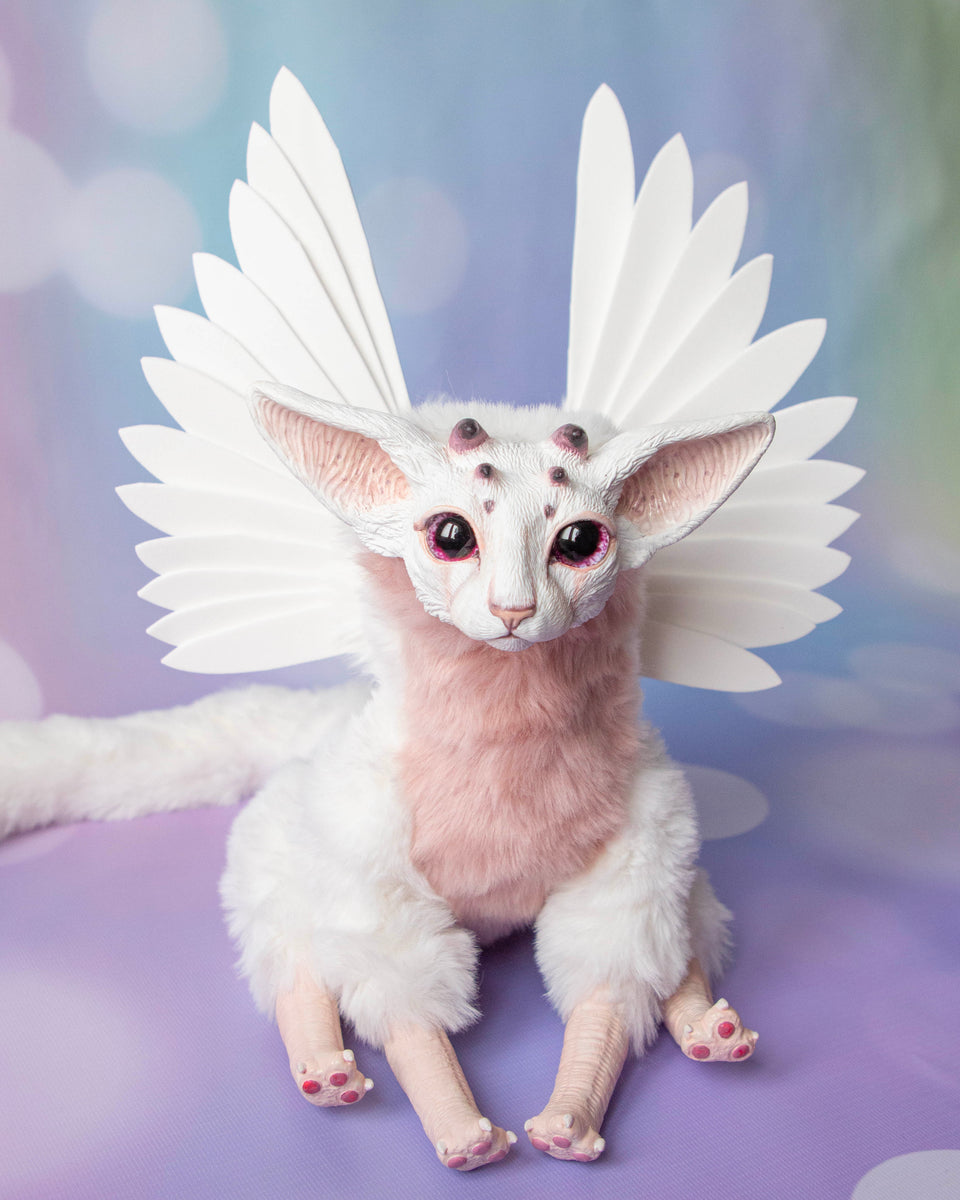 White griffin-cat – Gift of Mercury
