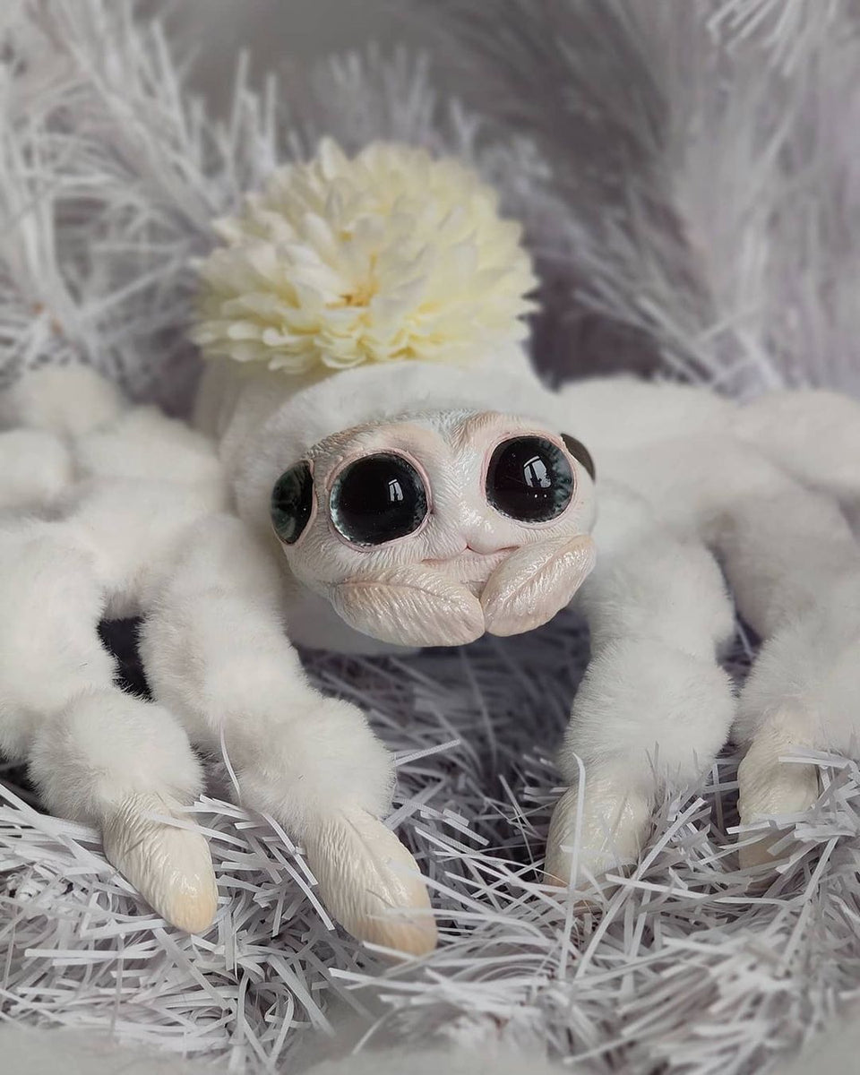 White flower spider – Gift of Mercury